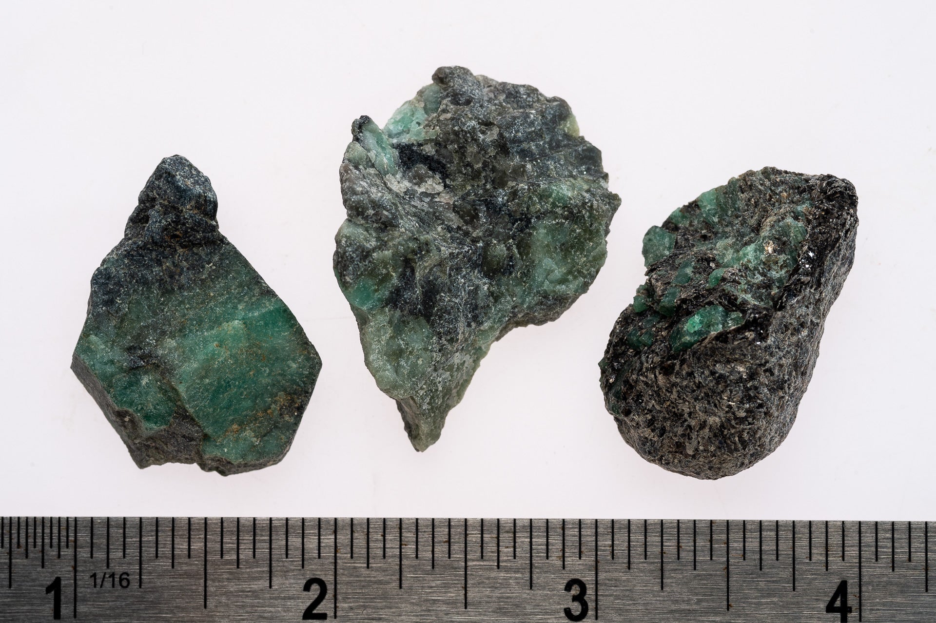 Real Emerald Ore Photographs Of Mineral No. 23180: Beryl Var. Trapiche